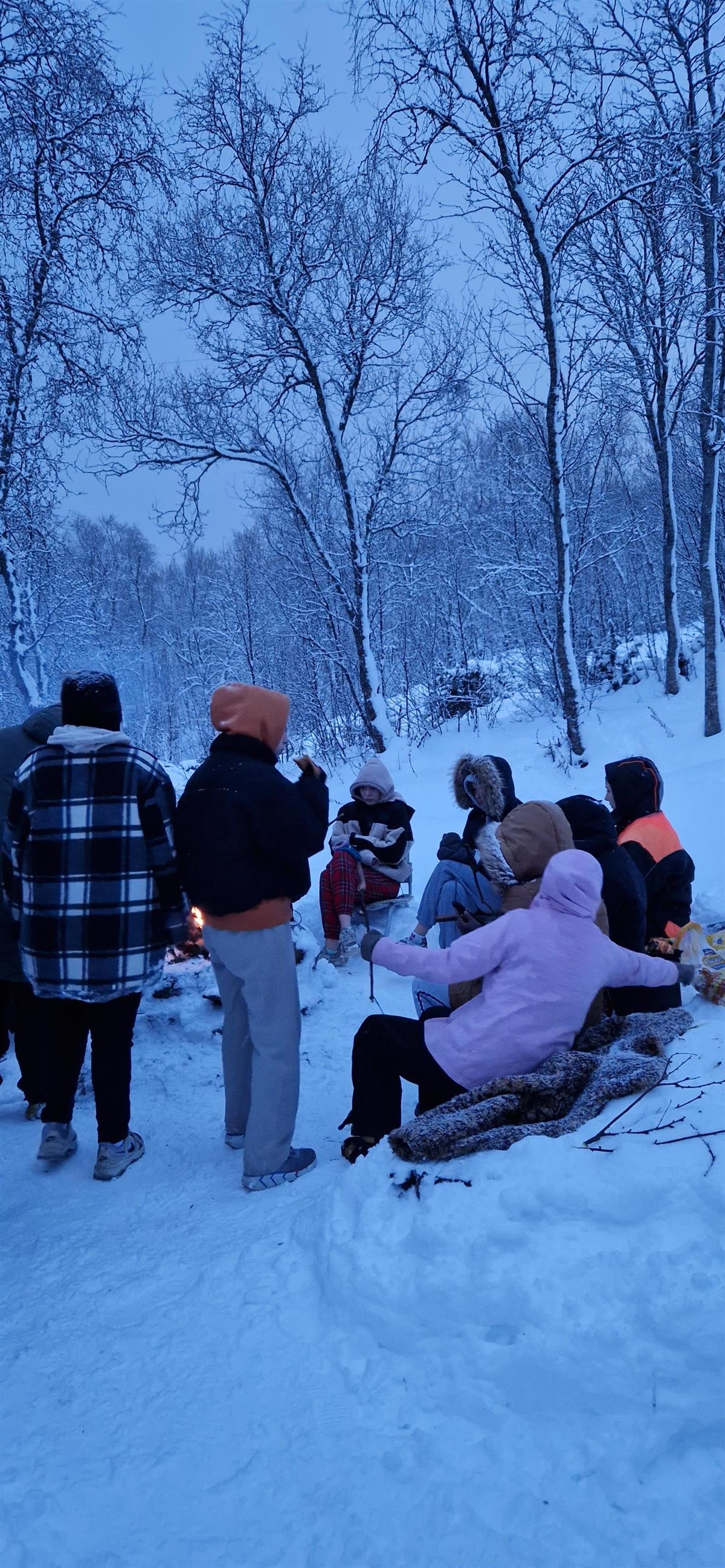 Skogstur i "Apeskogen" - Stangnes Rå videregående skole